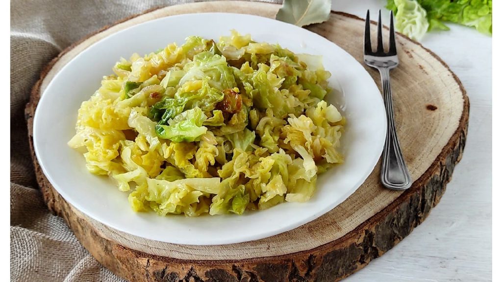 Verza in padella, la tradizione montana incontra il gusto: ricetta e ...