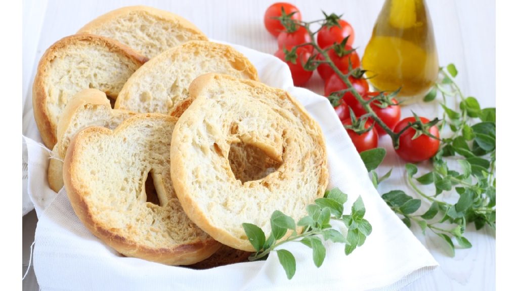 Friselle (o Freselle), ricetta originale e consigli utili - BurroFuso