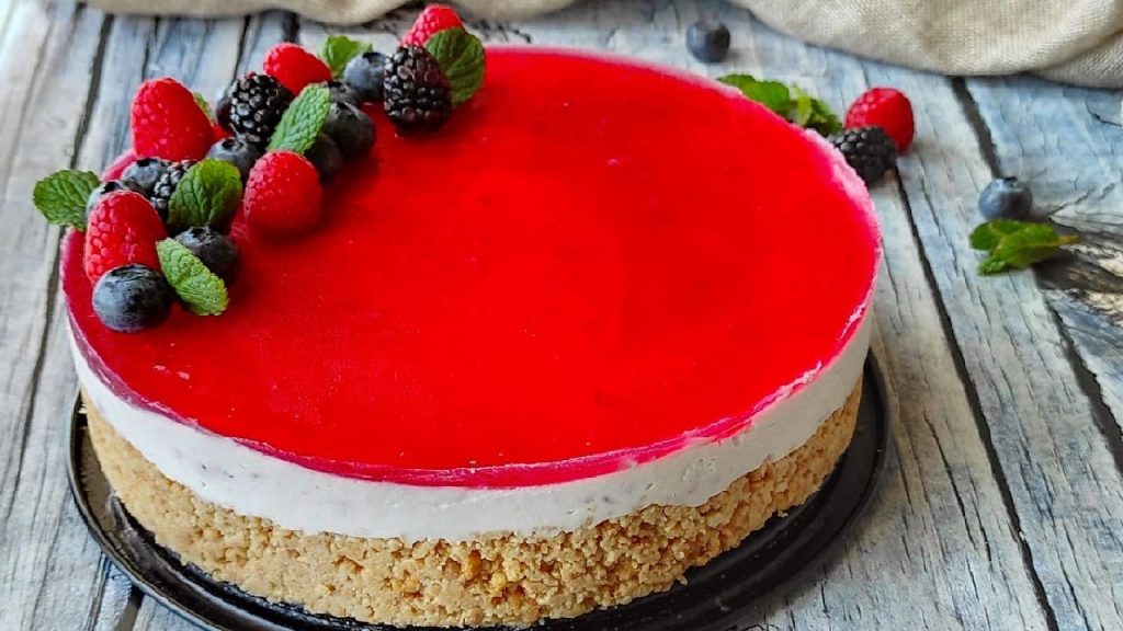 Cheesecake ai frutti di bosco: ricetta della torta fresca, golosa e ...