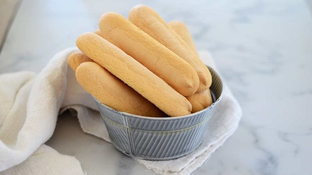 Savoiardi fatti in casa: soffici e leggeri come quelli veri