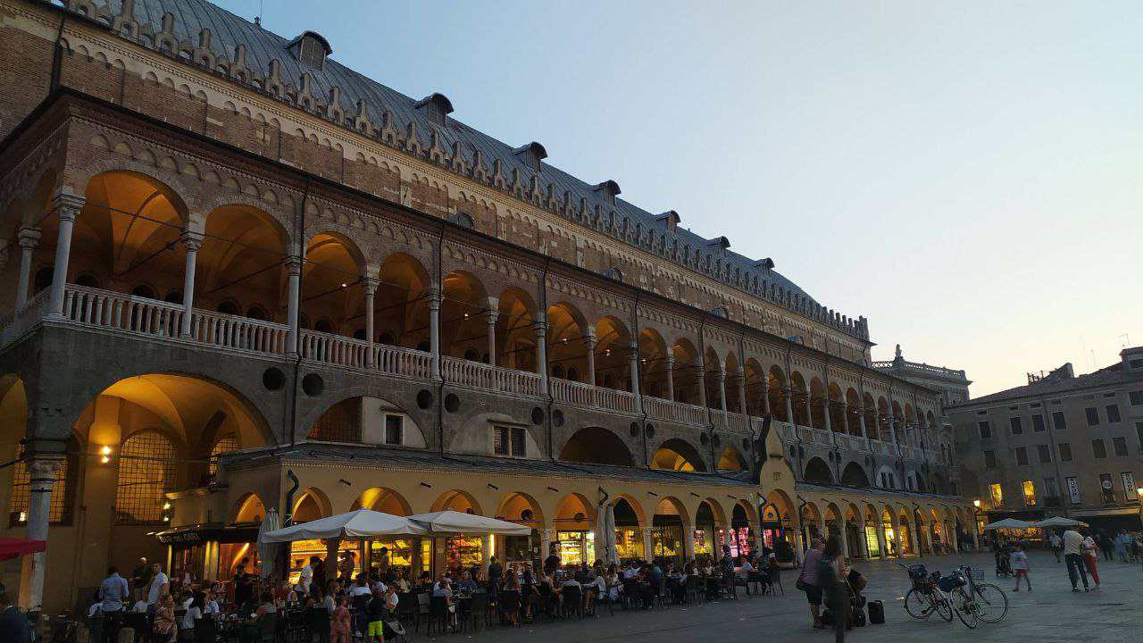 Dove fare aperitivo a Padova, i 10 locali da non perdere - BurroFuso