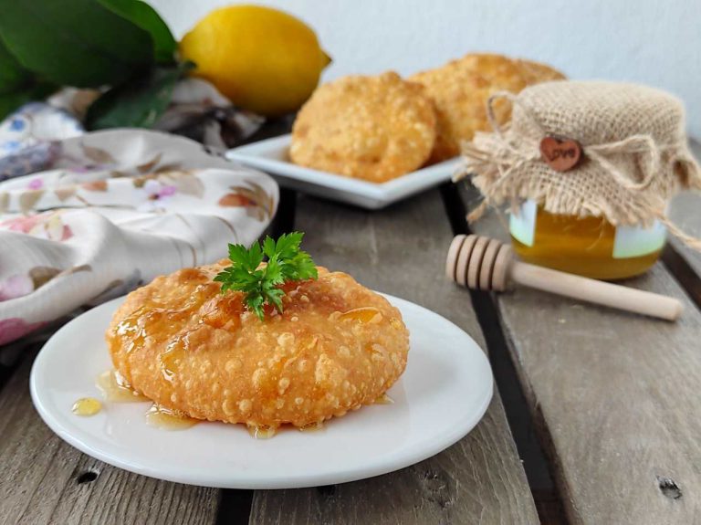 Seadas, la ricetta del dolcetto sardo - BurroFuso