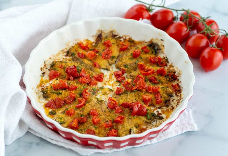 Alici al forno gratinate, la ricetta semplice e saporita - BurroFuso