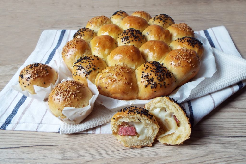 Danubio salato, la ricetta facile del rustico napoletano - BurroFuso